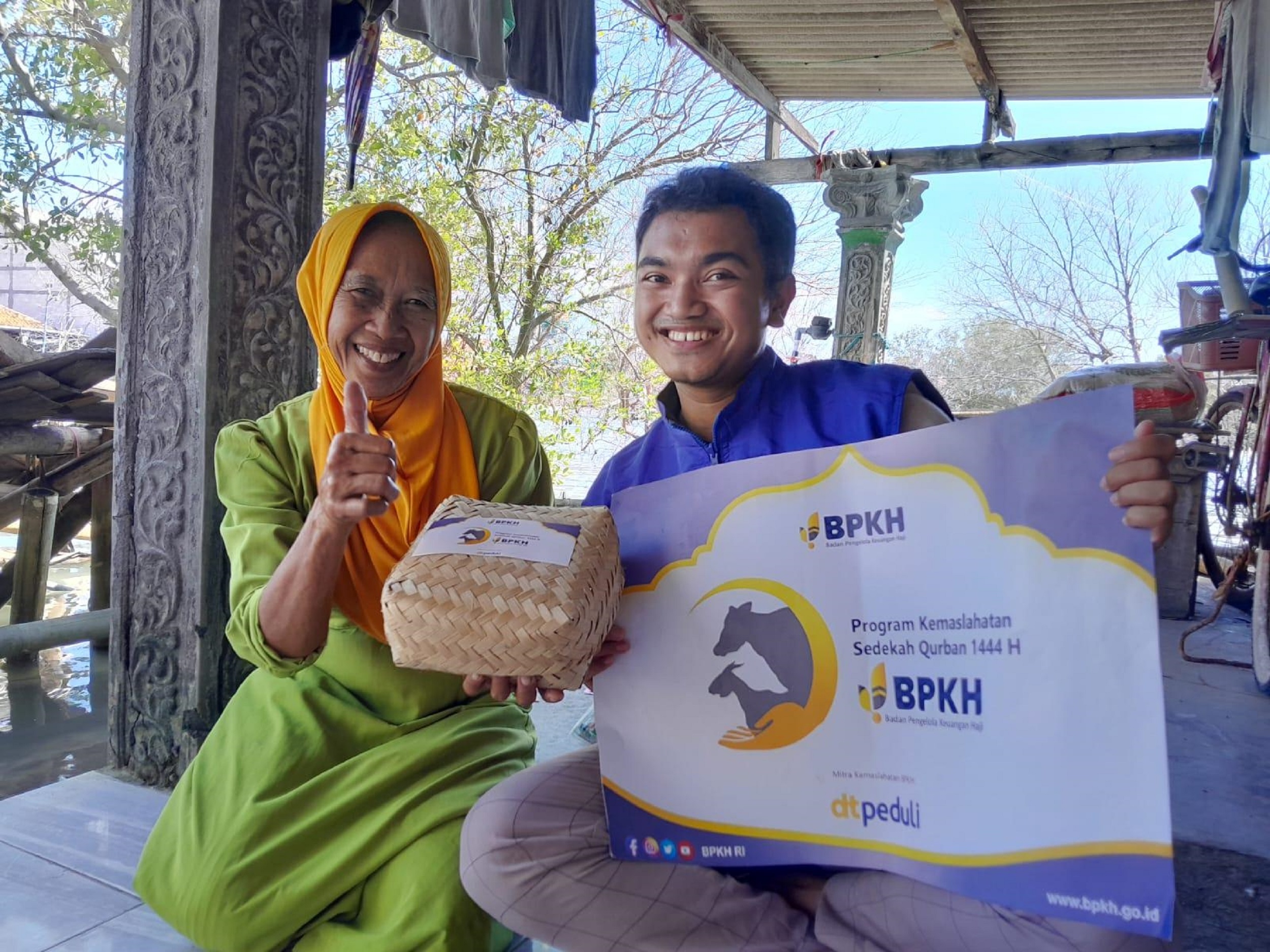Bahagianya Dijah, Akhirnya Bisa Makan Daging Qurban | DT Peduli - DT Peduli