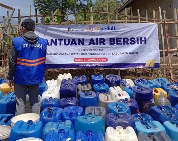 DT Peduli Garut Salurkan 84 Ribu Liter Air Bersih untuk Terdampak Kekeringan | DT Peduli - DT Peduli