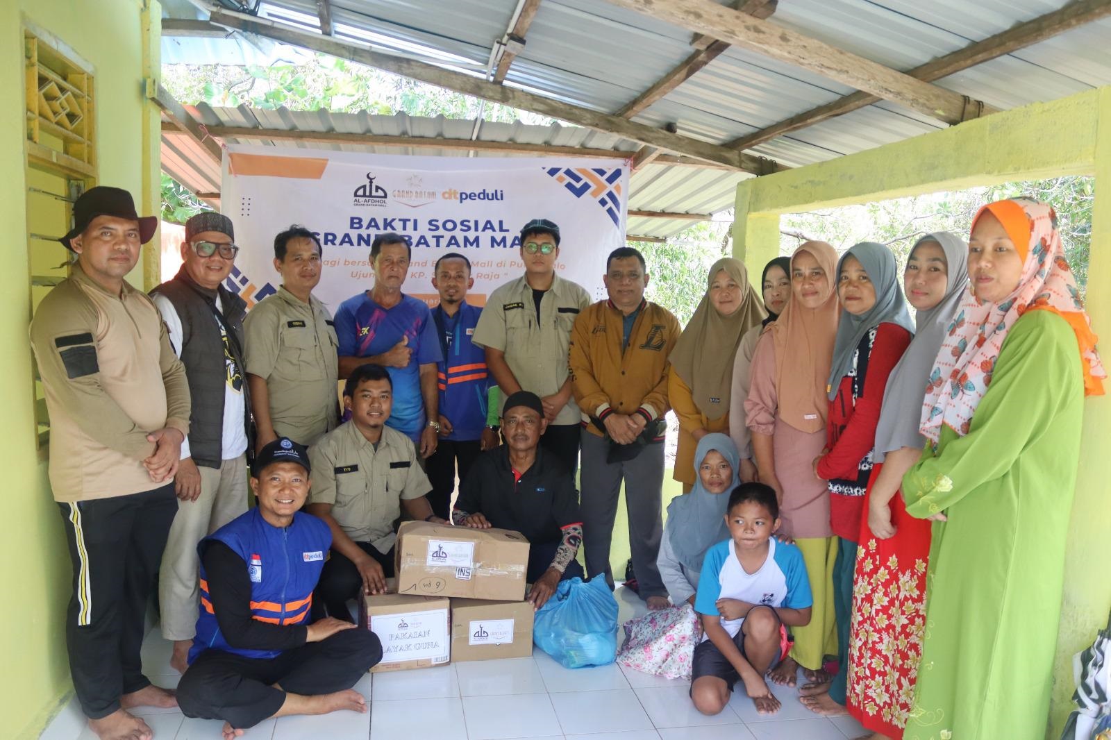 DT Peduli Kepulauan Riau dan Masjid Al Afdol Grand Batam Mall Bagikan ...
