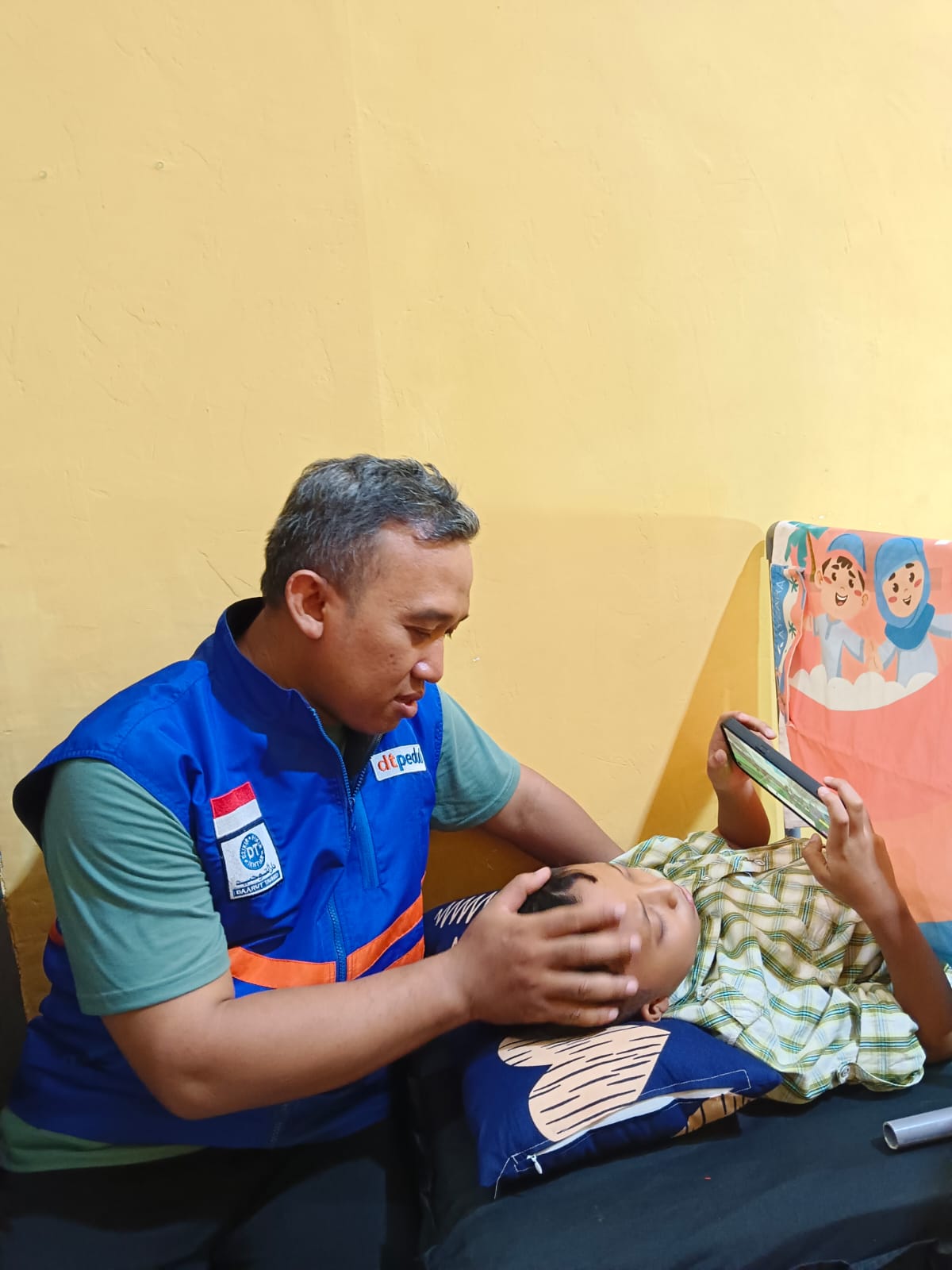 Keasikan Ngobrol, Ibad Tak Sadar Sudah Dikhitan dalam Program Khitan ...